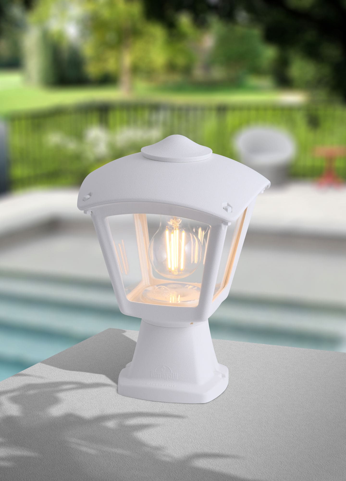 Abajur pentru stalpi de iluminat, pendule si aplice, tip felinar, 210x200mm, Fumagalli, Roby